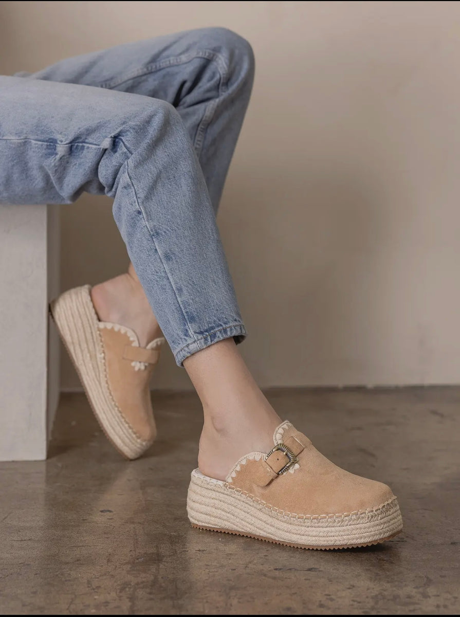 The Edith Clog – Glam Doll & Co.